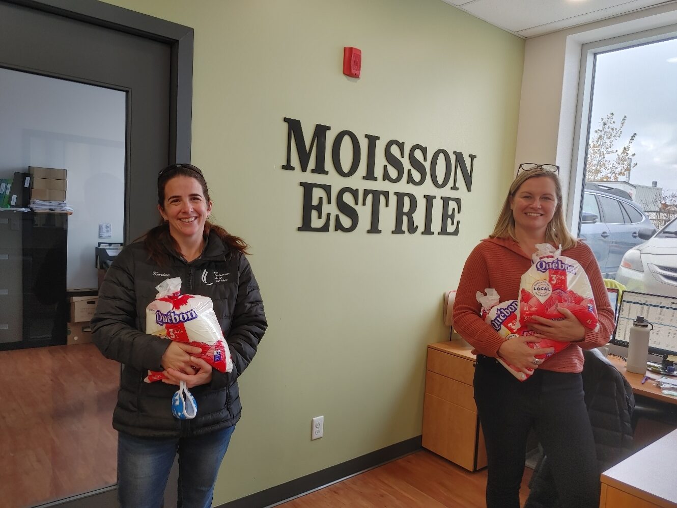 Don de 18 000 $ de denrées alimentaires du milieu agricole de l’Estrie ...